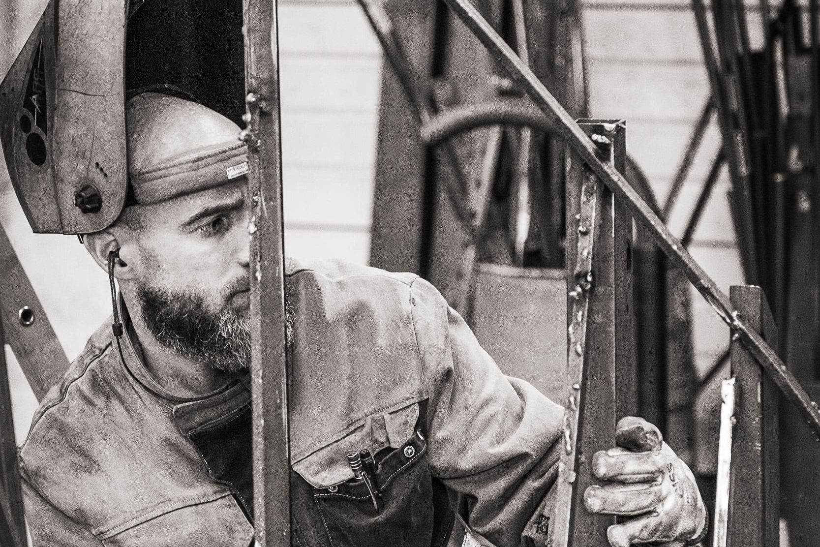 Découvrez le métier de métallier fabricant - Esca-Ouest